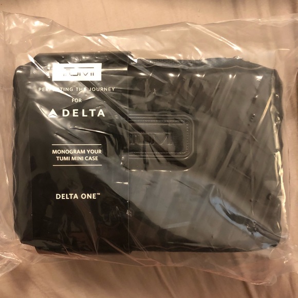 Tumi | Accessories | Tumi Delta One Amenity Kit Black Hardshell | Poshmark